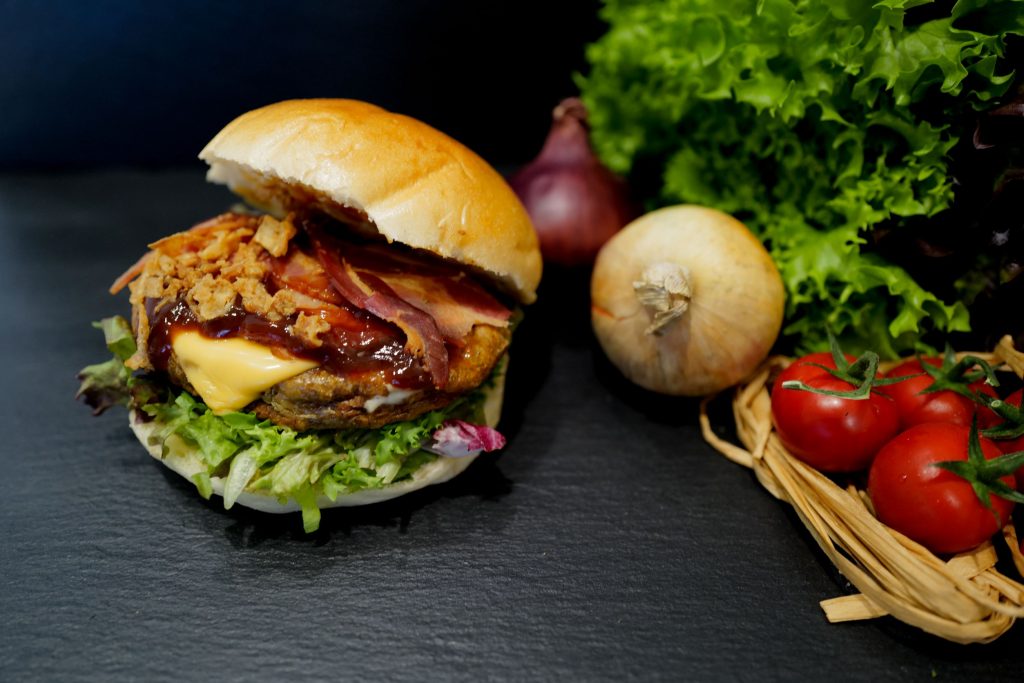 Broodje hamburger "Smokey Burger" - Lunchdomein